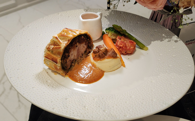 ปรุง 'หมูดำ ซีพี-คูโรบูตะ' สู่ ‘พอร์ค เวลลิงตัน’ เส้นทางคว้าแชมป์ Young Chef 2025